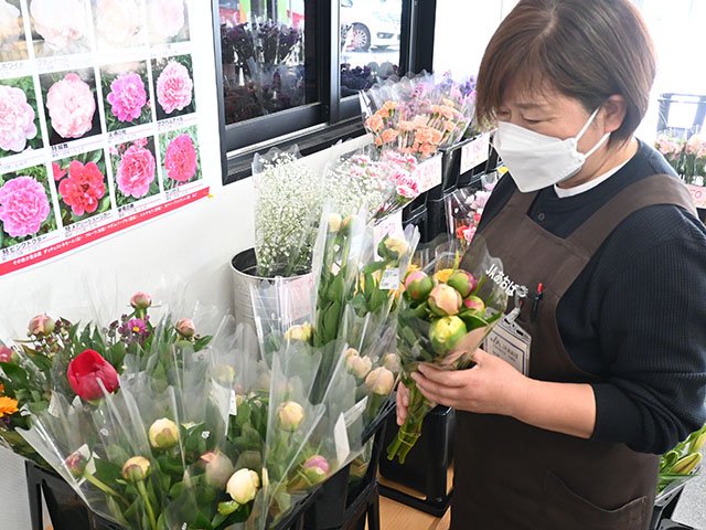 特産シャクヤク、母の日贈り物に JAあおば（富山）、切り花出荷最盛期｜北日本新聞webunプラス