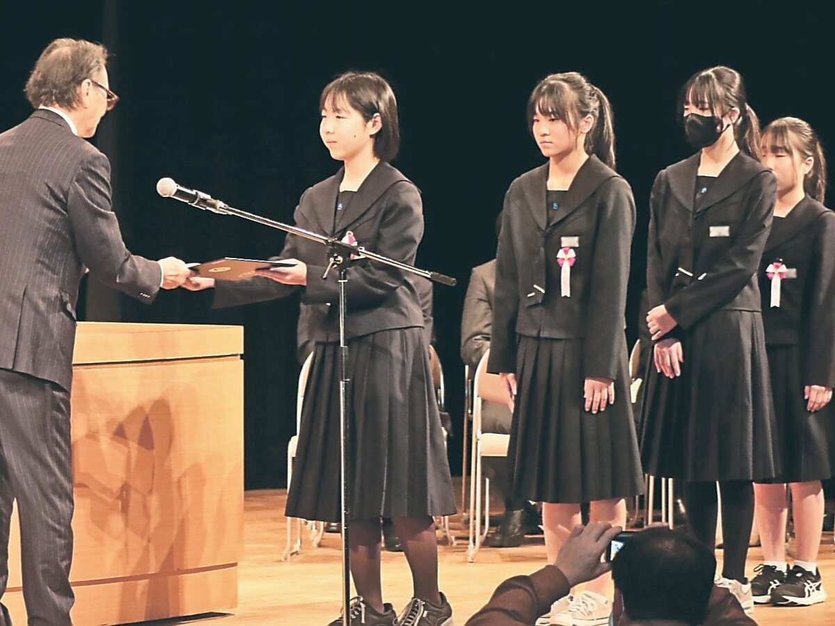 善意の輪広げ社会明るく 富山で県善銀感謝の集い、115人121団体表彰｜北日本新聞webunプラス