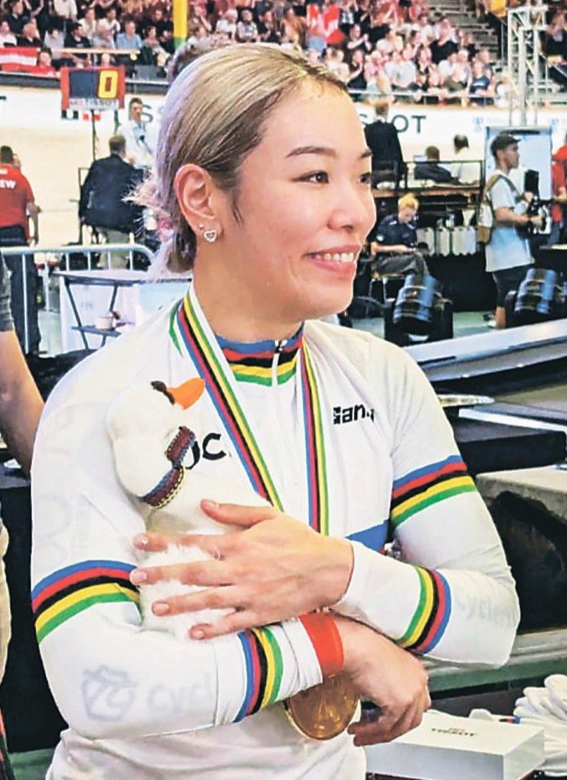 佐藤、女子ケイリンで日本勢初「金」 世界自転車｜北日本新聞webunプラス