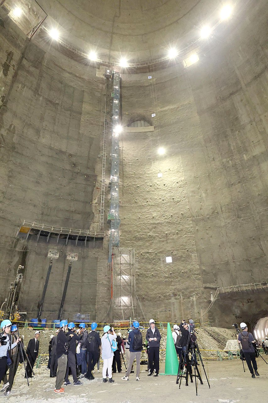 岐阜・飛騨のハイパーカミオカンデ公開、大発見目指す巨大地下空間 陽子崩壊観測へ28年運用開始｜北日本新聞webunプラス