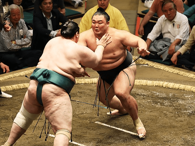朝乃山速攻4連勝 大相撲夏場所4日目｜北日本新聞webunプラス