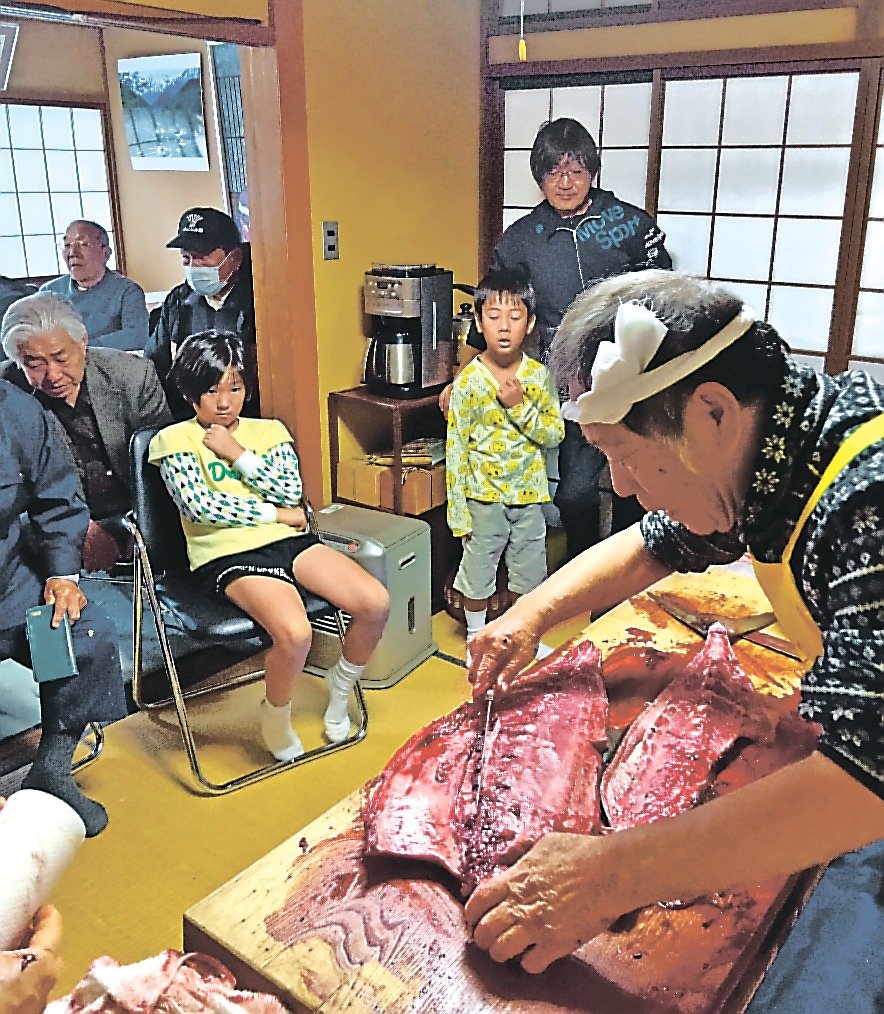砺波の子ども食堂に寒ブリ1本届く 市内の男性から｜北日本新聞webunプラス