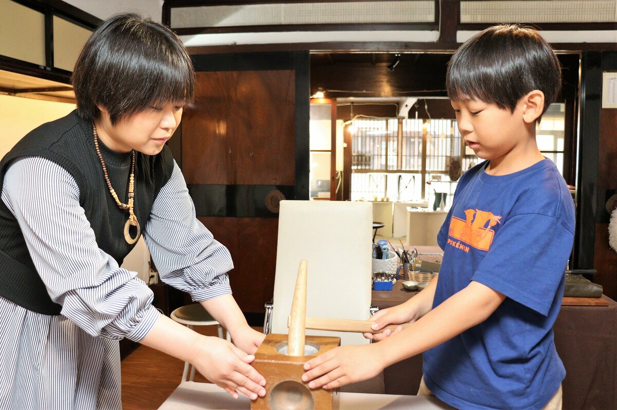 伝統工芸といえば、富山／銅器のふるさとで歴史と技を知る【五感で探せ！〇〇といえば、富山】 コノコト｜北日本新聞webunプラス