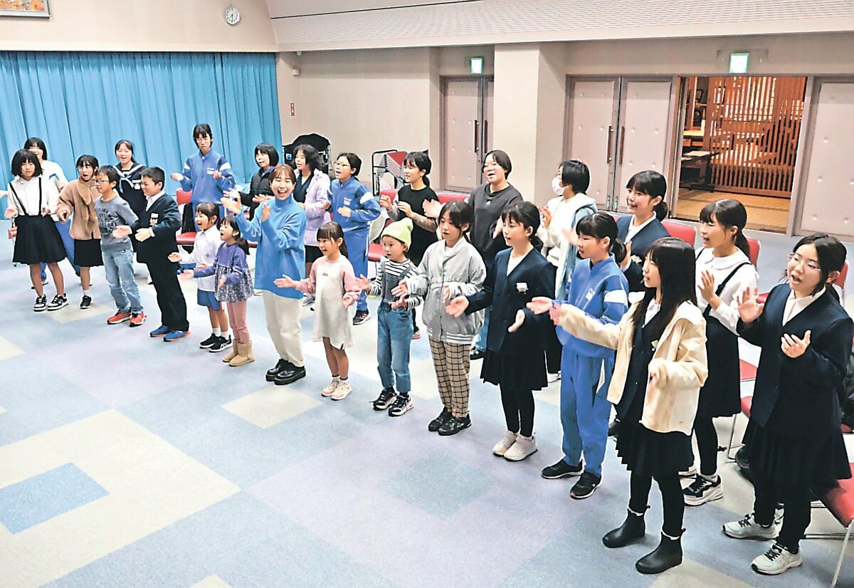 南砺市誕生20年を歌でお祝い 8日式典で児童生徒披露｜北日本新聞webunプラス