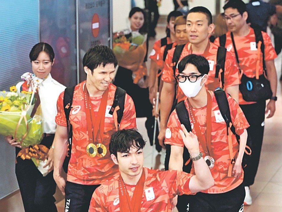 【パリ・パラ】日本代表、笑顔の帰国｜北日本新聞webunプラス