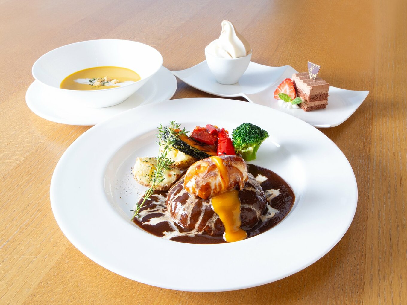 ヘルシーなプレートを、気品あふれる穴場で…【②富山のゴルフ場レストラン特集】｜北日本新聞webunプラス