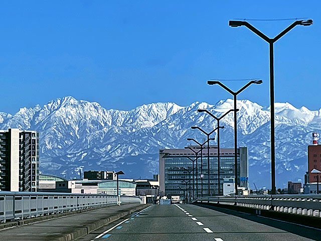 立山連峰くっきり 快晴の県内（15日）｜北日本新聞webunプラス