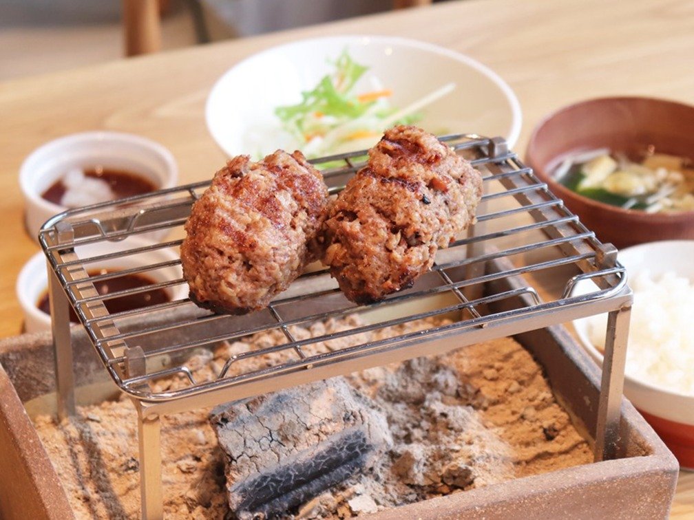 【注目の店】ジューシーな弾力とふんわり食感を追求「牛100％」（富山市）｜北日本新聞webunプラス