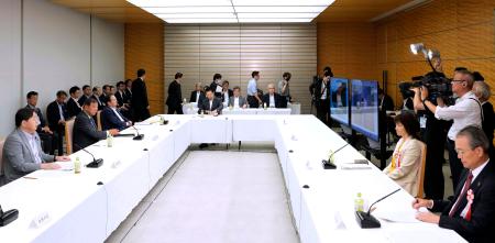 25年度実質GDPを下方修正｜北日本新聞webunプラス