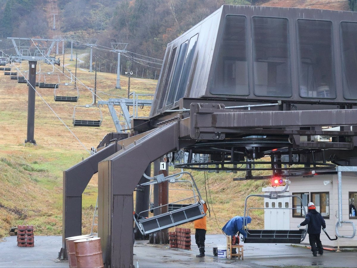 リフト取り付け開始 立山山麓スキー場、12月13日から営業｜北日本新聞webunプラス
