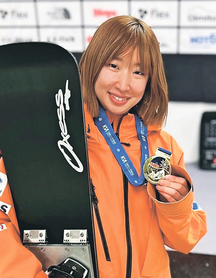越坂（滑川出身）今季初優勝 スノボアジアン杯｜北日本新聞webunプラス