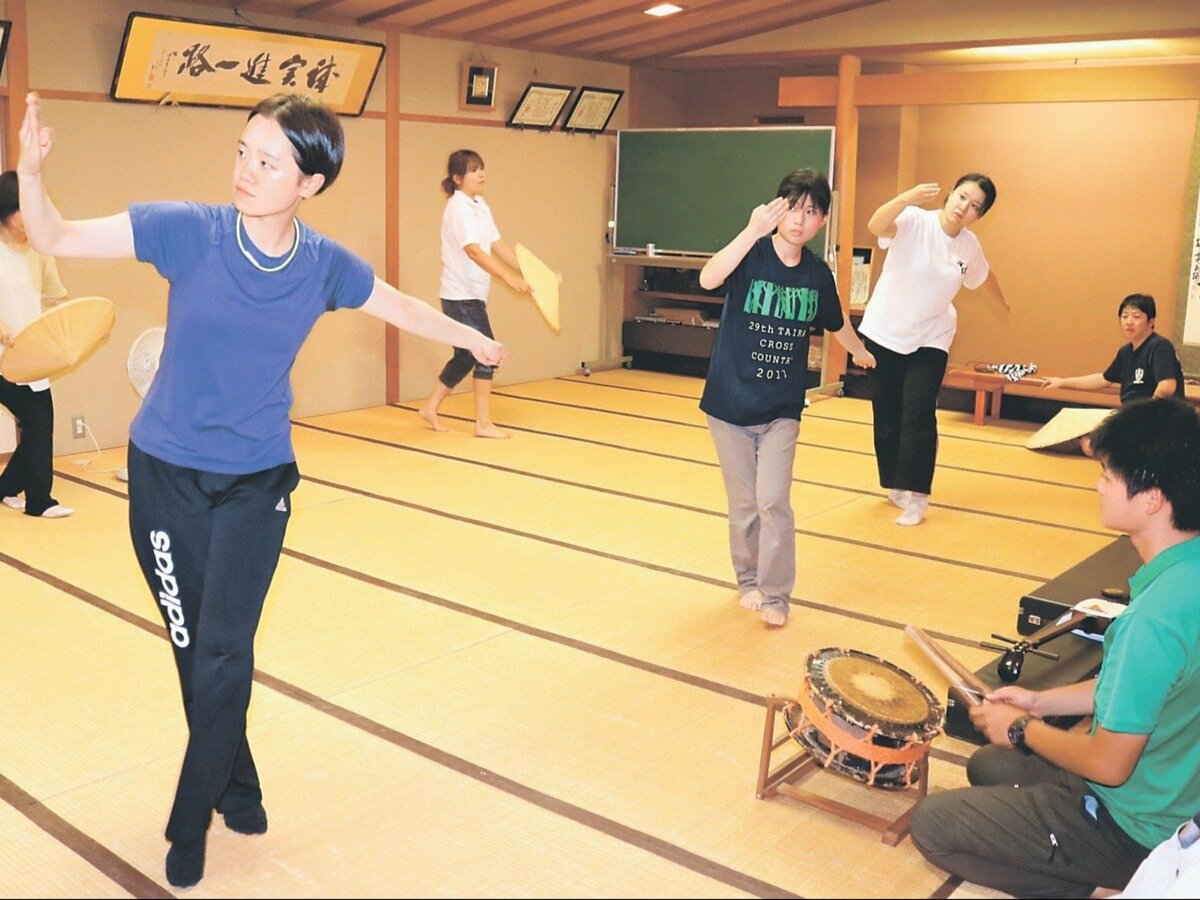 南砺平高郷土芸能部出身者、越中五箇山民謡保存会支える 20～30代中心に魅力伝える｜北日本新聞webunプラス