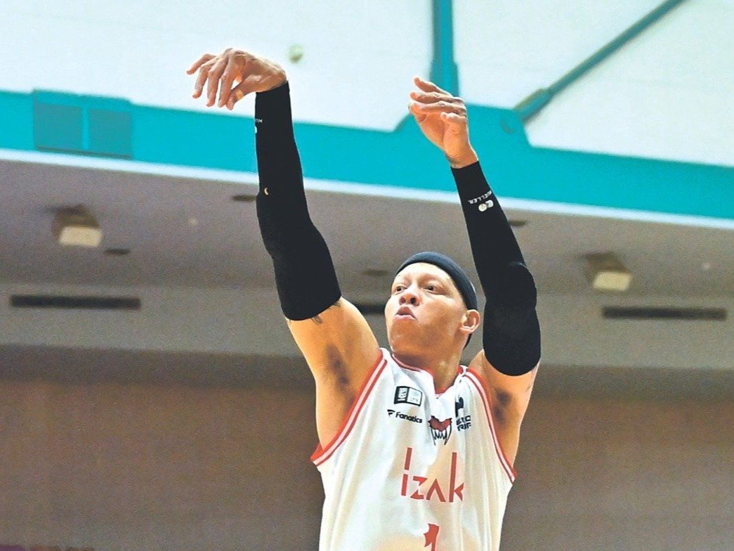 グラウジーズ大勝、連敗止め2位に再浮上 福島に121－79｜北日本新聞webunプラス