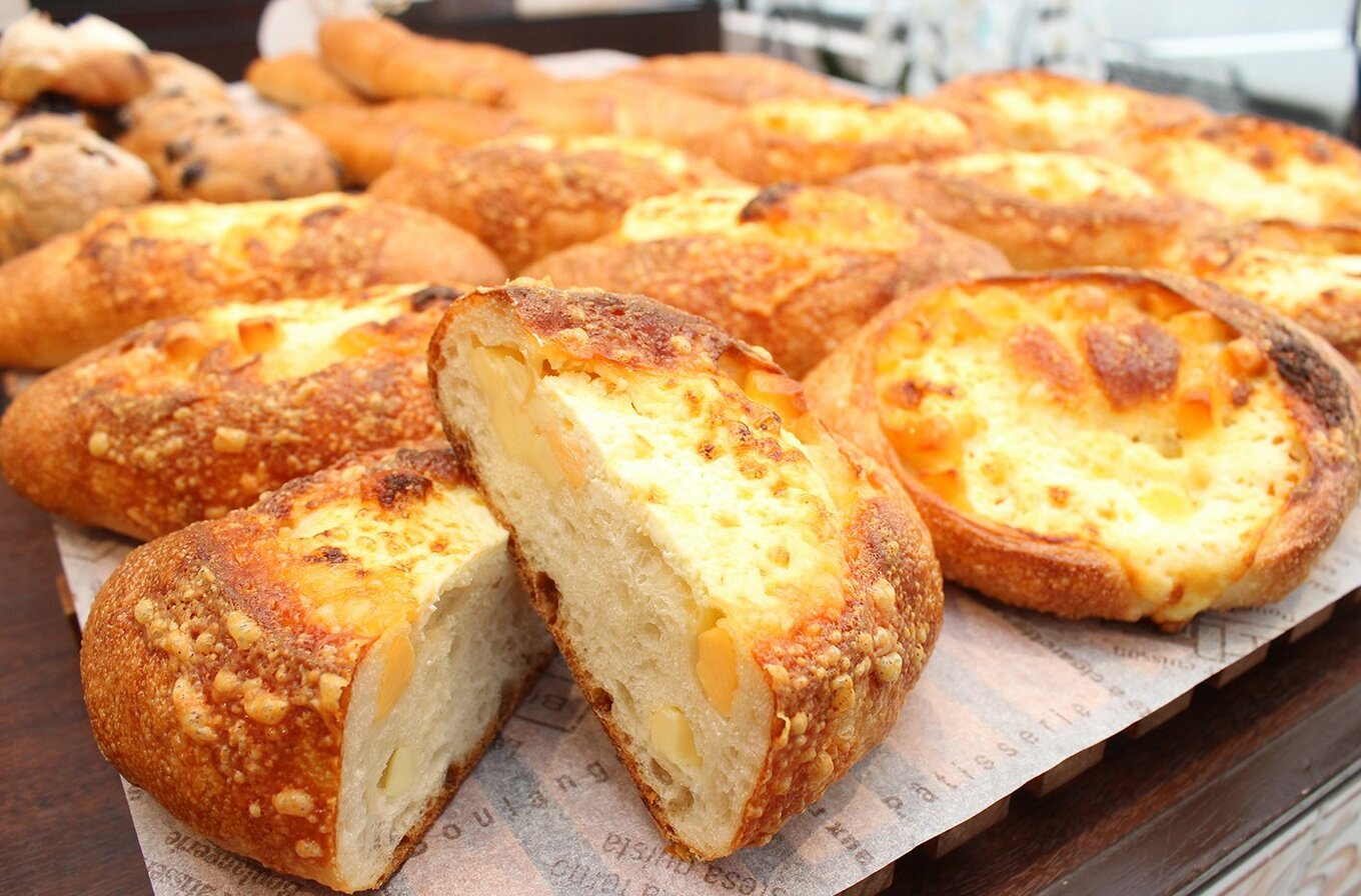 【注目の店】チーズ好き必見のハード系パン 「ブーランジェリー パニフィエ」（富山市）｜北日本新聞webunプラス