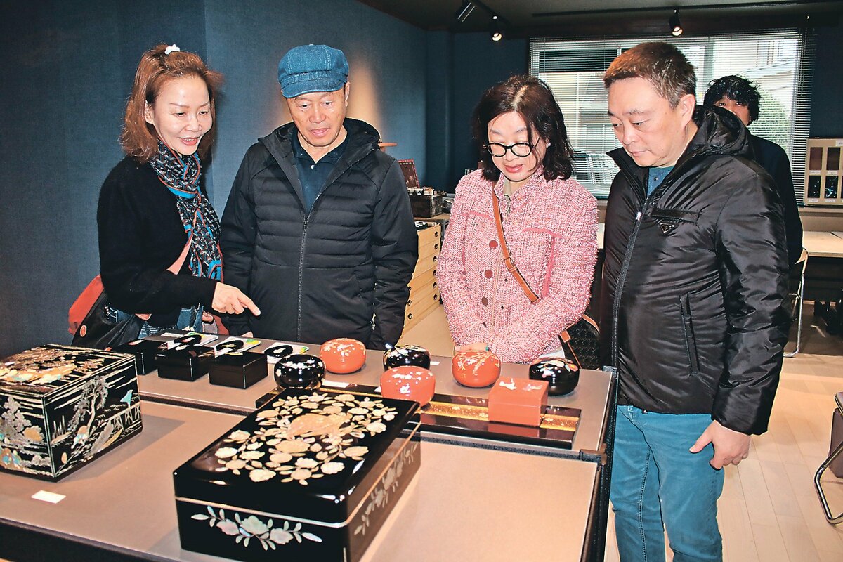 中国の工芸品愛好家「職人の精神に感心」 高岡商議所、販路拡大へ工房見学ツアー｜北日本新聞webunプラス
