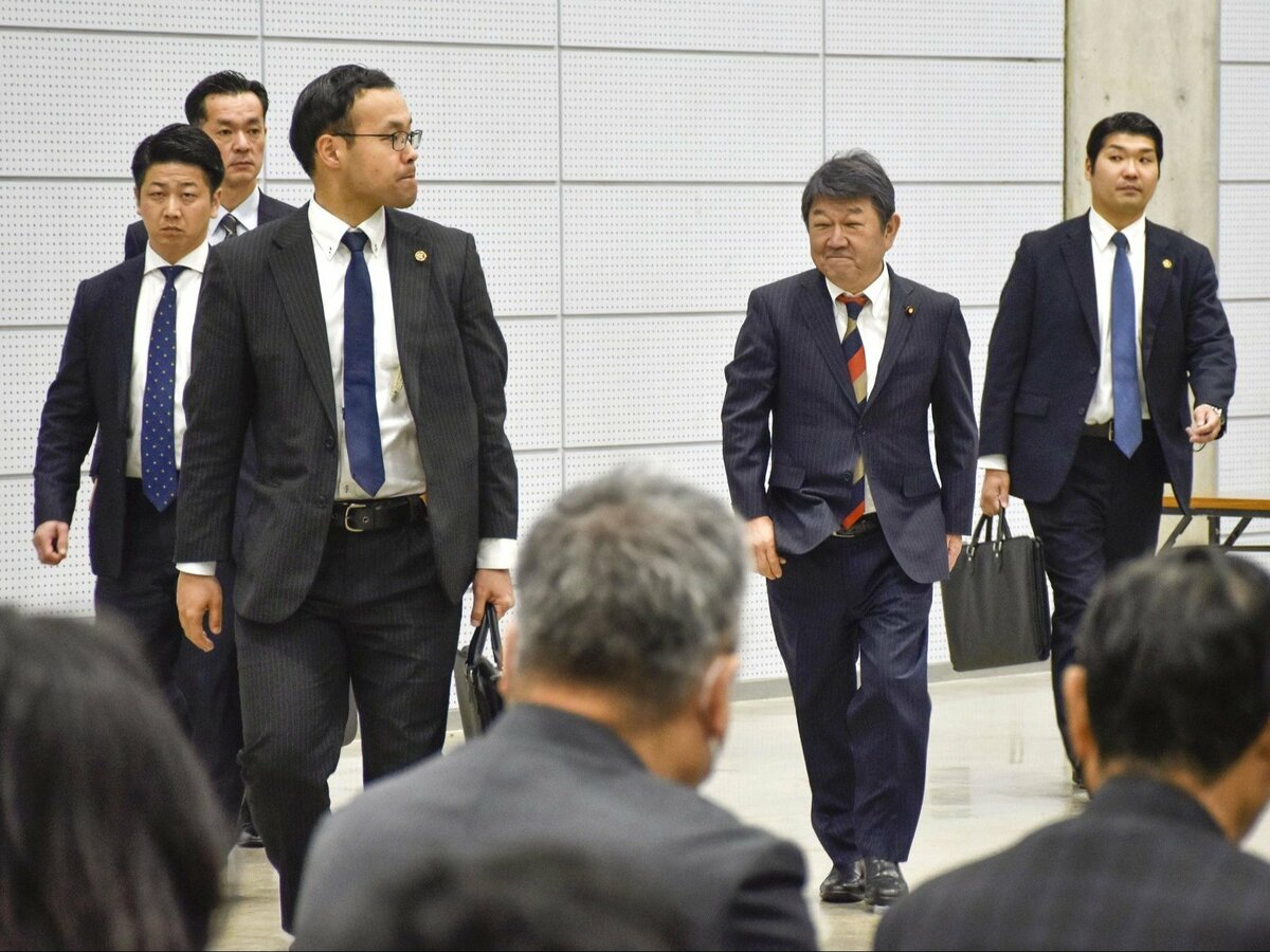 トク読み 「警備より票」望む政治家｜北日本新聞webunプラス