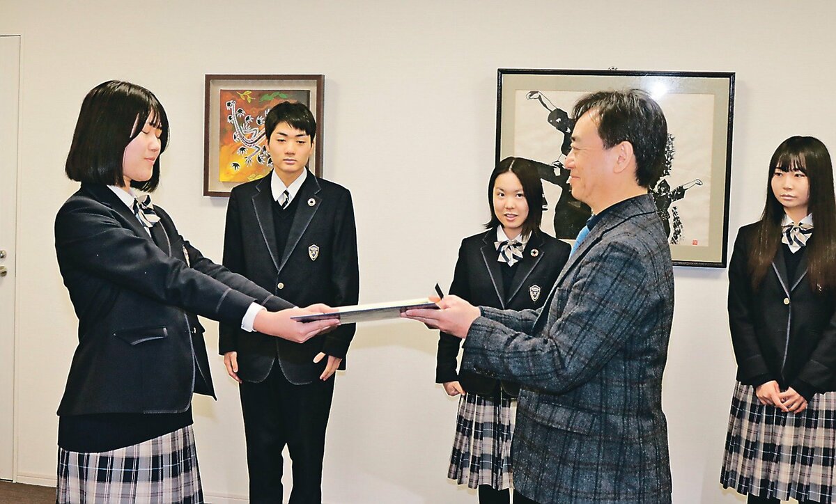 木村さん（富山国際大付高3年）らJICAエッセイコンテスト入賞｜北日本新聞webunプラス