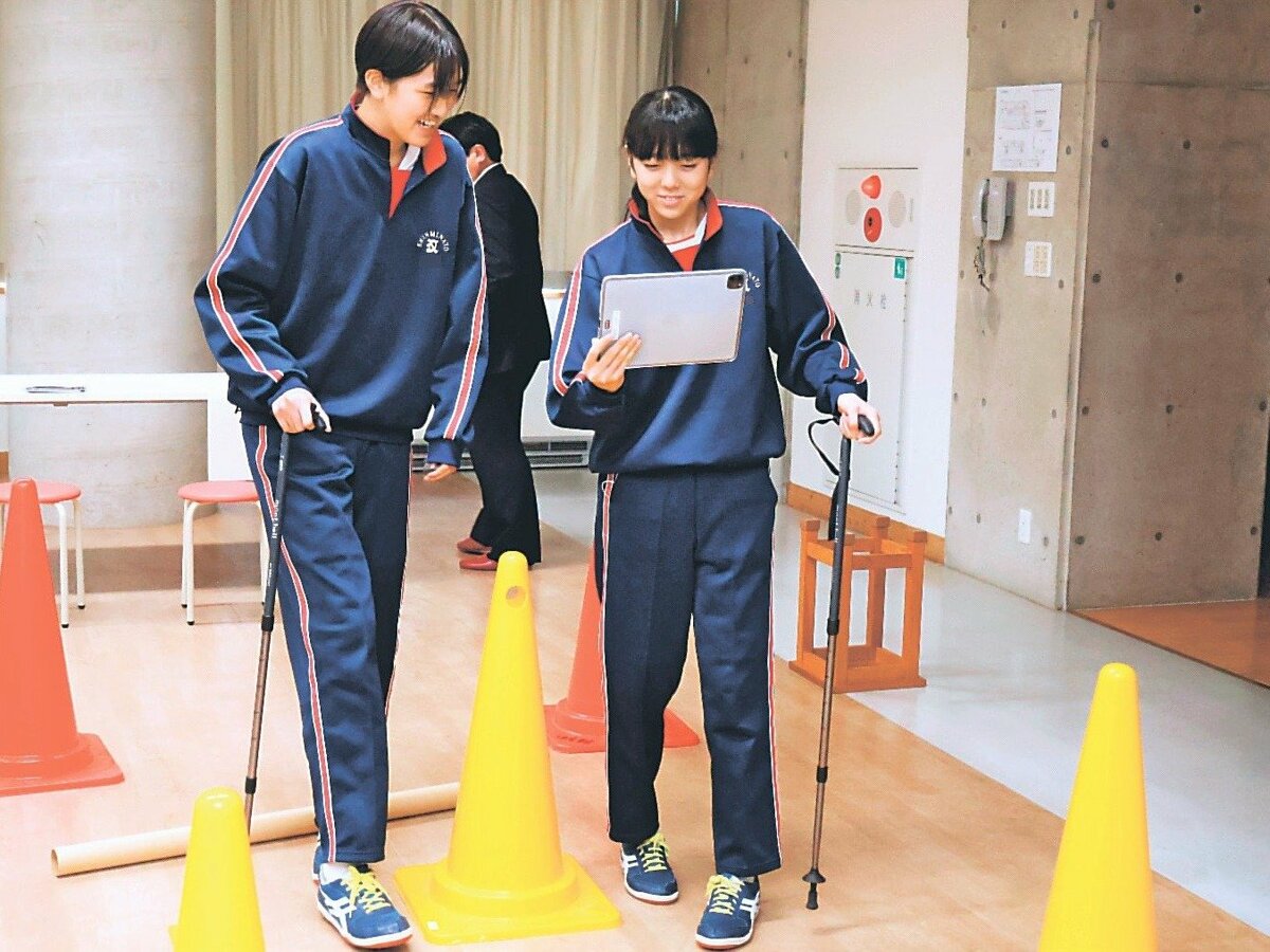 地震や火災を疑似体験 射水・新湊南部中2年生、AR・VR技術活用｜北日本新聞webunプラス