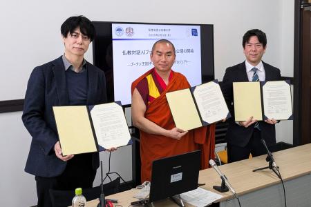 ブータンで「ブッダAI」公開｜北日本新聞webunプラス