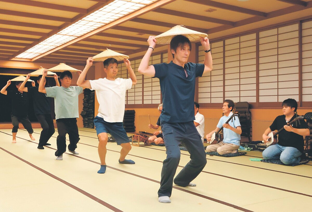 万博出演へ麦屋節練習 南砺・越中五箇山保存会、8月2日の本番へ意欲｜北日本新聞webunプラス