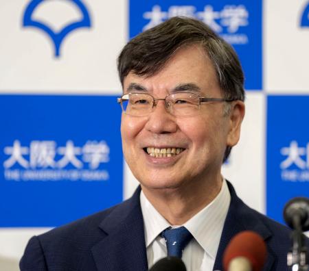 坂口氏、「光栄」かみしめ笑顔｜北日本新聞webunプラス