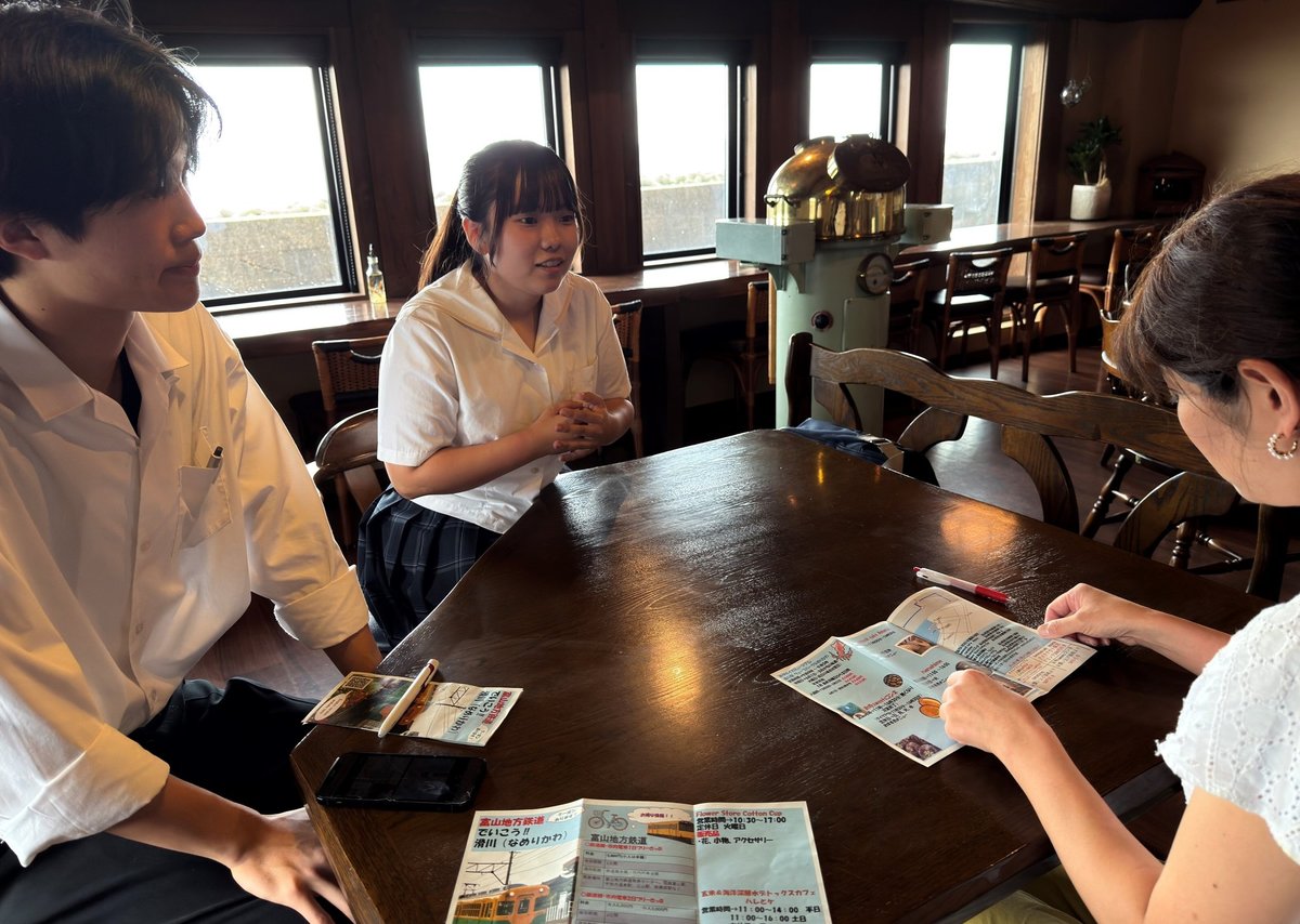 富山地鉄の利用促進へ観光リーフレット作成 滑川高生、沿線駅周辺の魅力紹介｜北日本新聞webunプラス