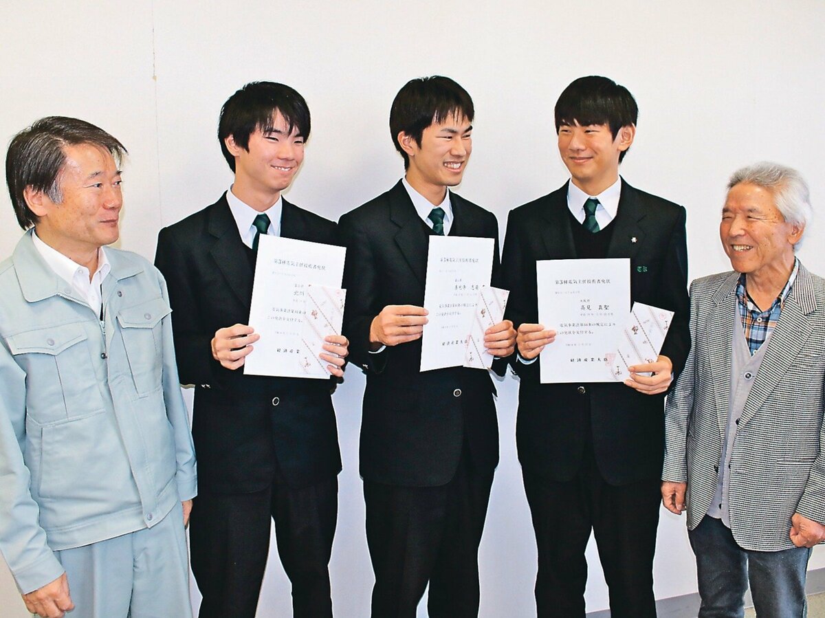 難関の電験3種合格 高岡工芸高3人「さらに上目指す」｜北日本新聞webunプラス