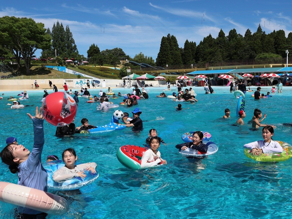 夏満喫プール開き 射水・太閤山ランド、暑さに来場者続々｜北日本新聞webunプラス