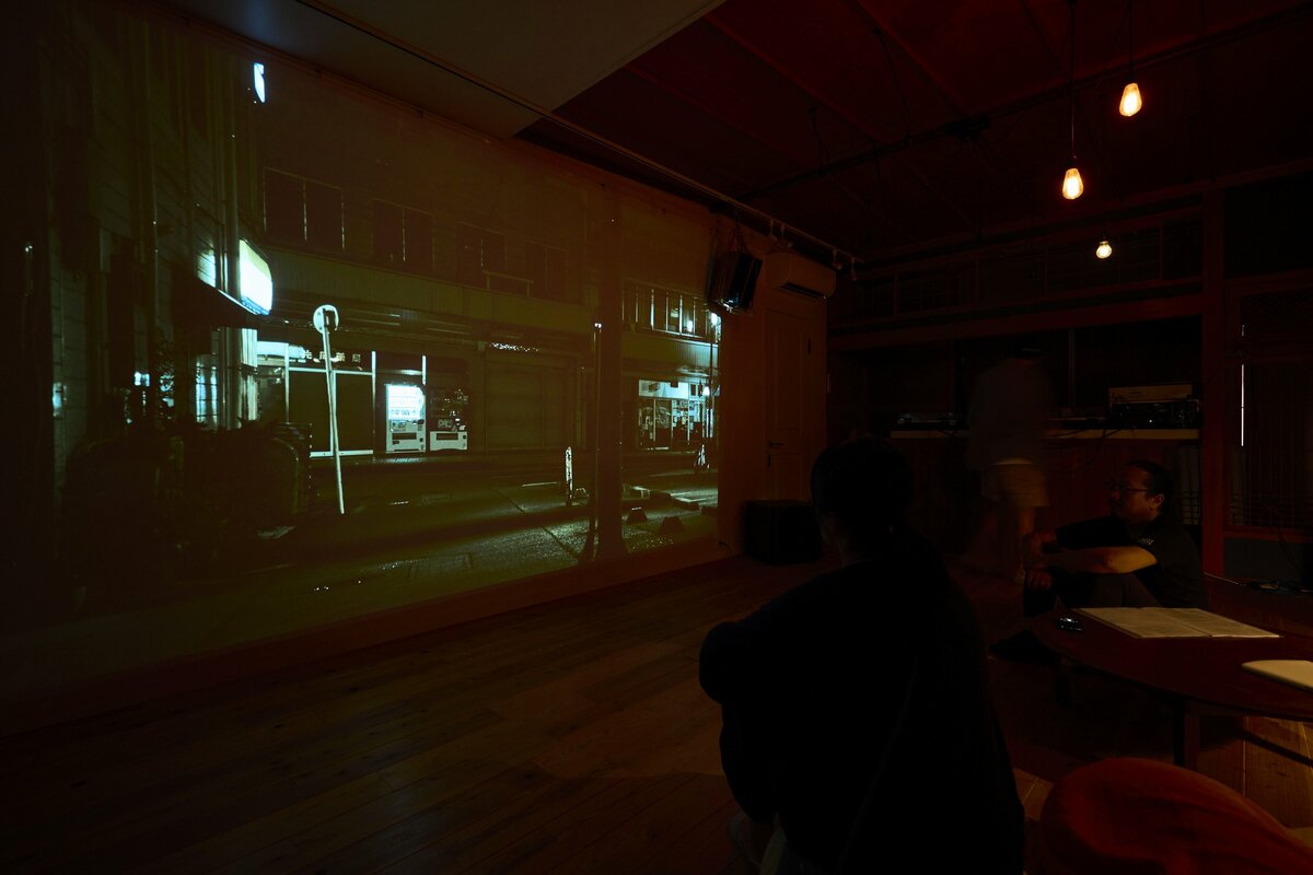 真夜中の唄 真夜中の街／VIDEOTAPEMUSIC ｢While I was asleep｣【金沢・art report （24）】｜北日本新聞webunプラス