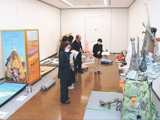 YUIGAさん（高岡）大賞 越中アートフェスタ、県民会館で16日開幕｜北日本新聞webunプラス