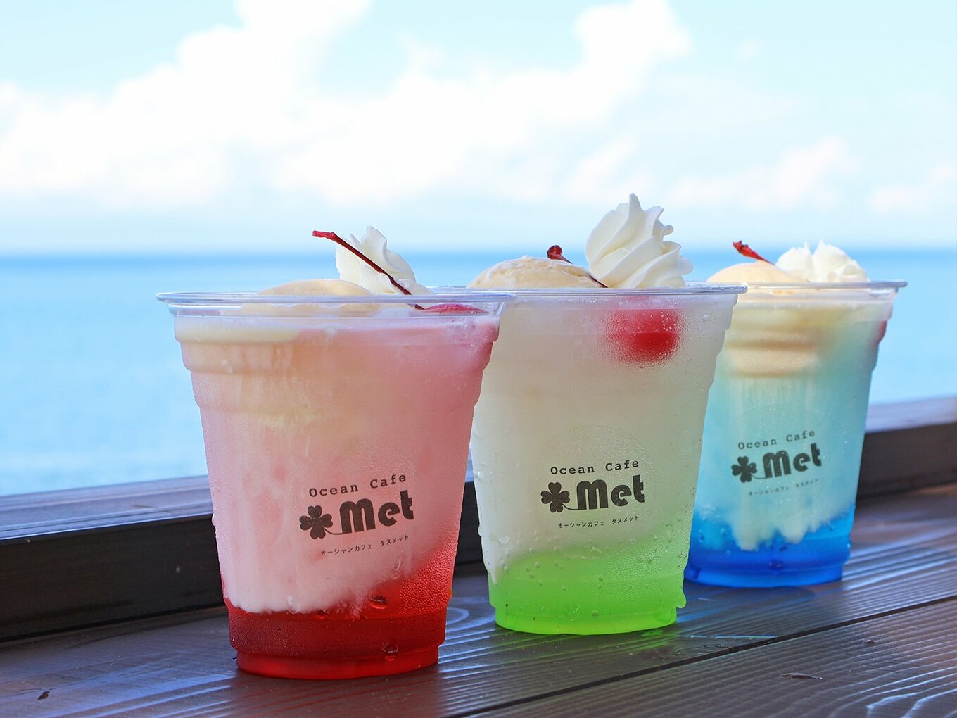 【注目の店】海を眺めながらリゾート気分を満喫「オーシャンカフェ ＋met（タスメット）」（魚津市）｜北日本新聞webunプラス