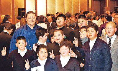 朝乃山ひた向きな姿迫る T’SCENE第2号来月発売｜北日本新聞webunプラス