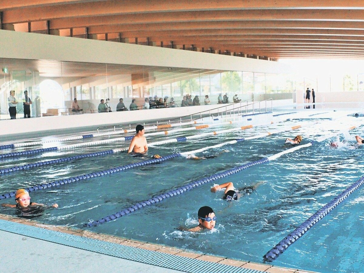魚津の新室内温水プール、安心安全で使いやすく 8月1日オープン、内覧会に住民ら参加｜北日本新聞webunプラス
